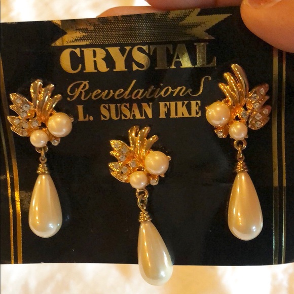 Revelations L.Susan Fike | Jewelry | Vtg Crystalspears Earrings Set ...